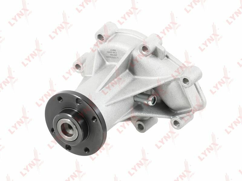 LYNXauto Насос водяной (помпа) для Mercedes Benz E-CLASS (W210) 95-99 / Sprinter 2t/3t/4t (901-904) 95-06 / SsangYong Musso 99- / Korando 99- / Rexton 02- 2.2-2.9