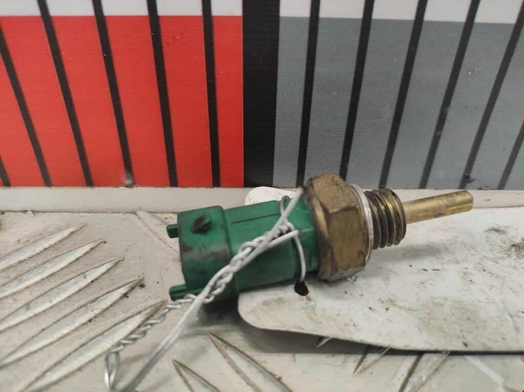 Датчик температуры охлаждающей жидкости Opel Insignia 1 55566146 арт. 2067608