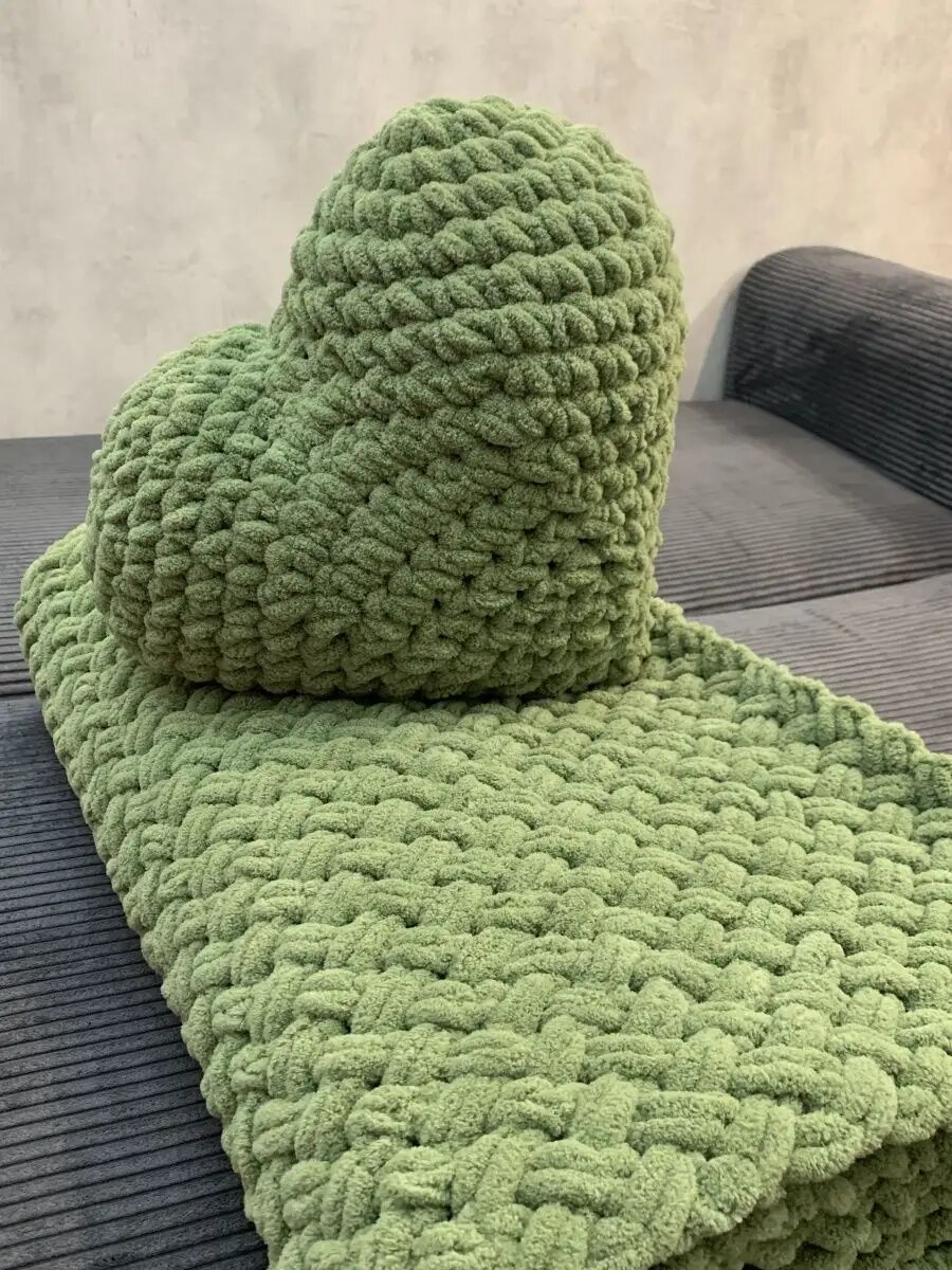 Плед 150x180 и подушка 40x40 Ручная работа из Alize Puffy