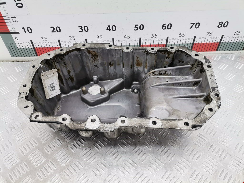 Поддон двигателя Volkswagen Touran 1 03C103603T арт. 2034024
