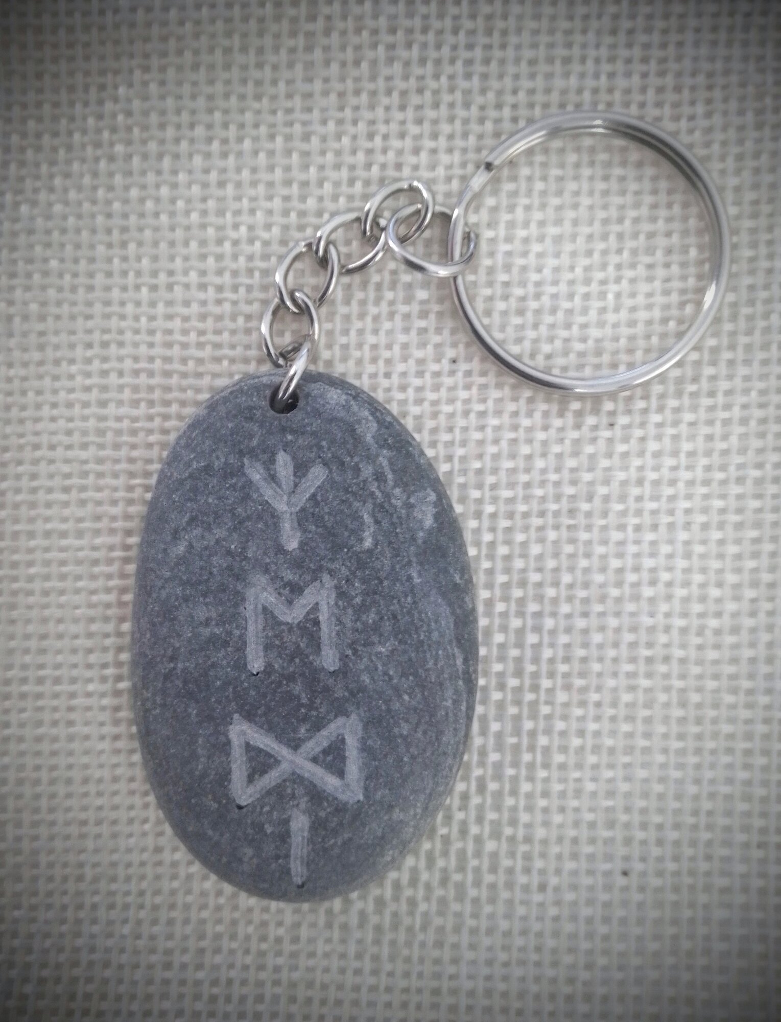 Талисман на выигрыш в лотерею "Быстрый успех" Гравировка рун на камне