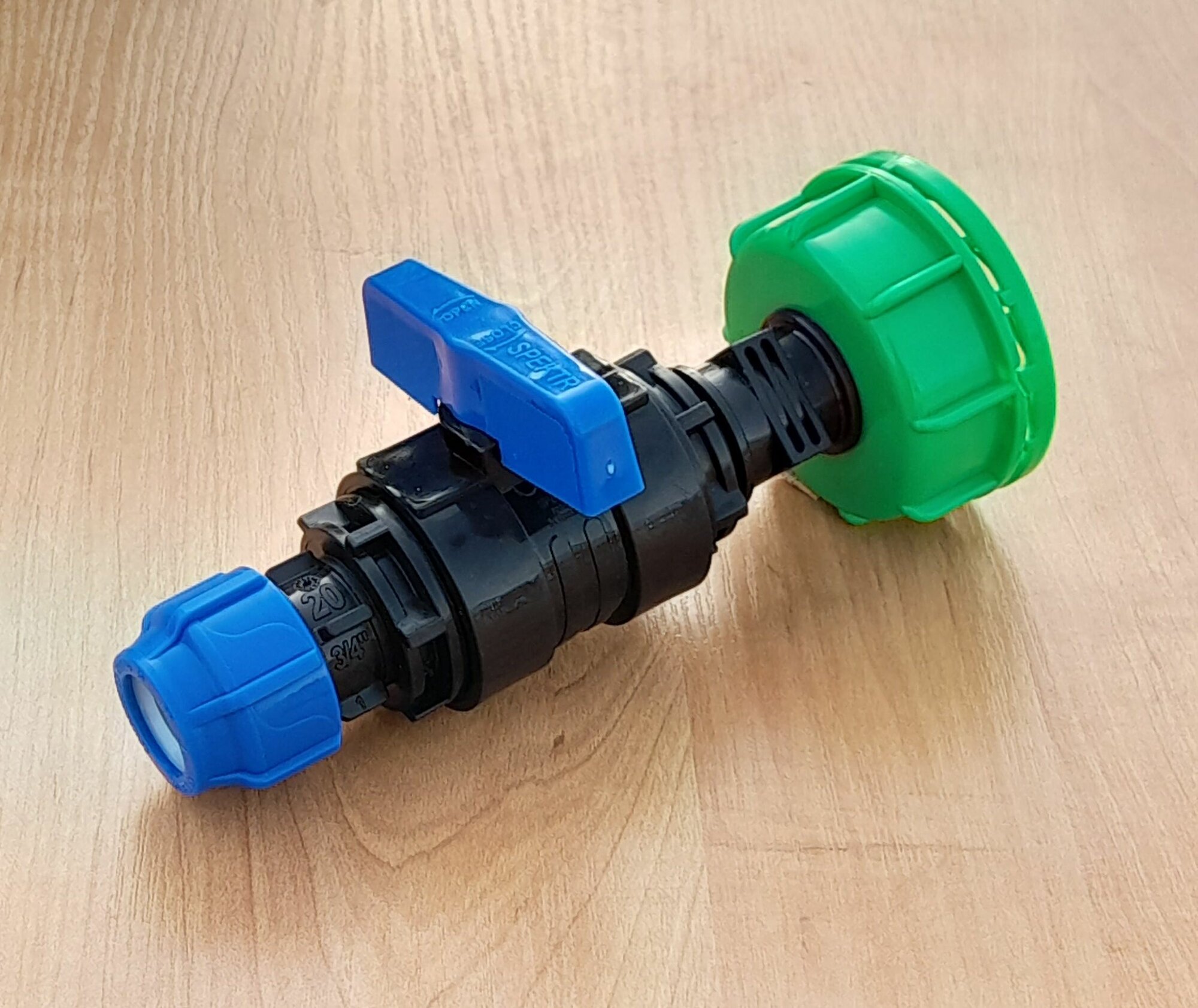 Муфта ПНД 20 мм с шаровым краном / переходник на еврокуб / кран еврокуба /