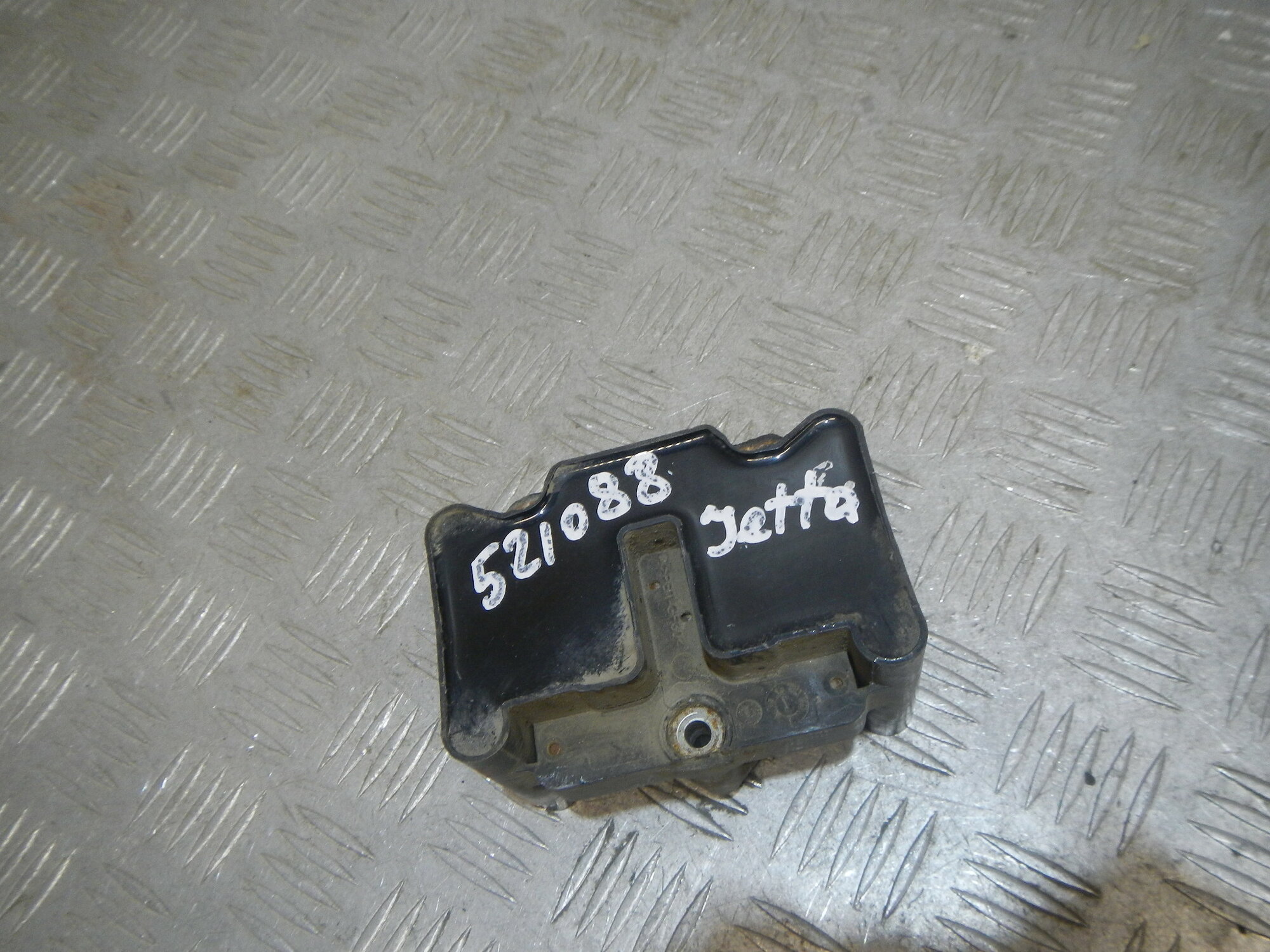 Б/У Катушка зажигания, Volkswagen (Фольксваген)-JETTA (06-11) VOLKSWAGEN JETTA (06-11) BSE Окислено 2 контакта. 521088 VA...