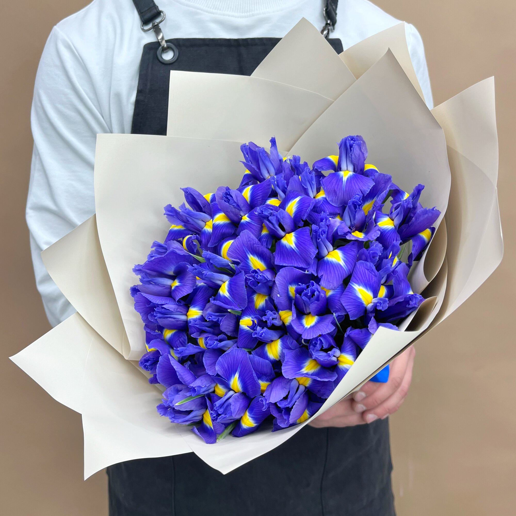 Ирисы 25шт в букете Flowerstorg N694