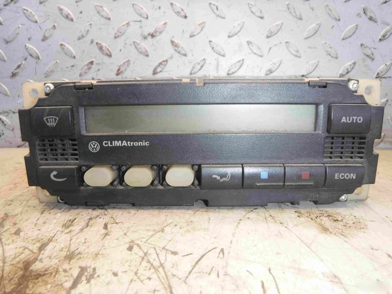 Блок управления климатической установкой Volkswagen Passat B5 (1996—2001) 3B1907044A