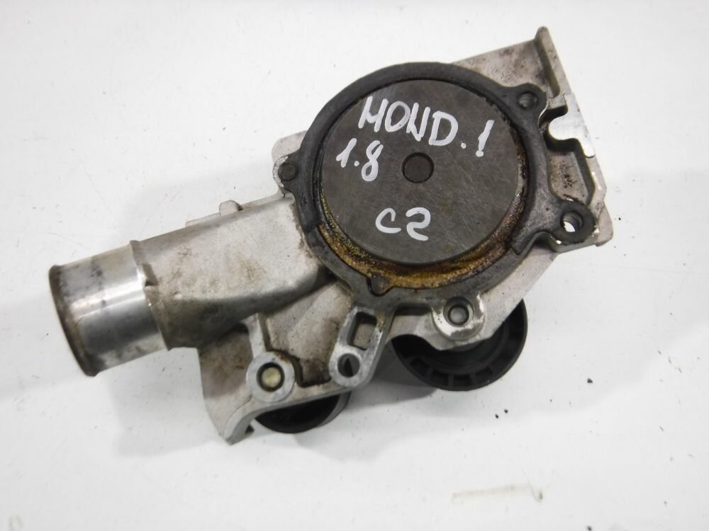 Насос водяной (помпа) Ford Mondeo I