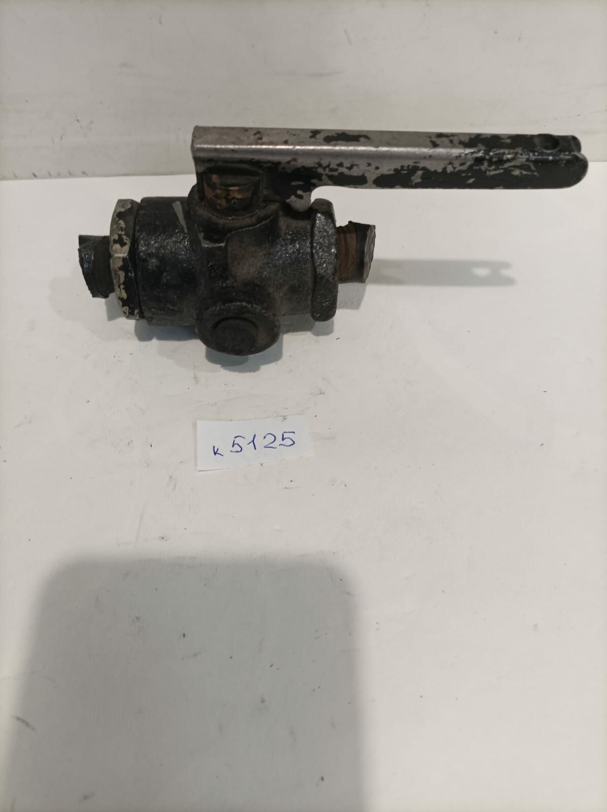 Кран разобщительный 100-3520010 Полтава СССР