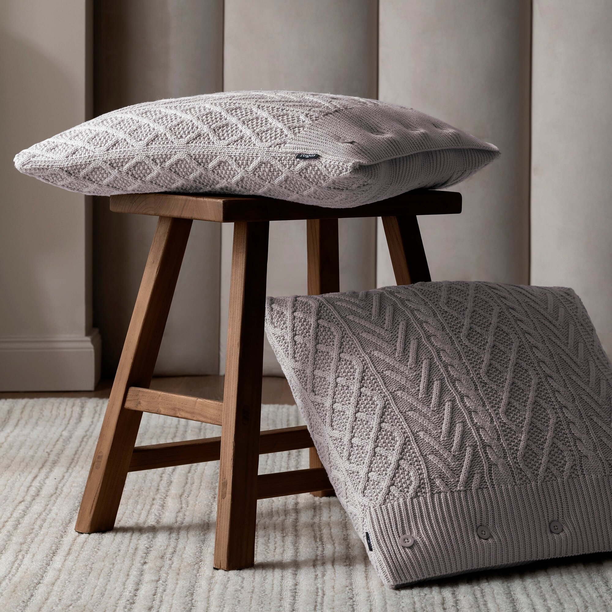 Togas подушка декоративная "Марсили" вязаная в хлопковом чехле, 50x50, розовая