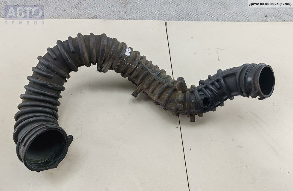 Патрубок интеркулера Opel Vivaro A (2001-2014)