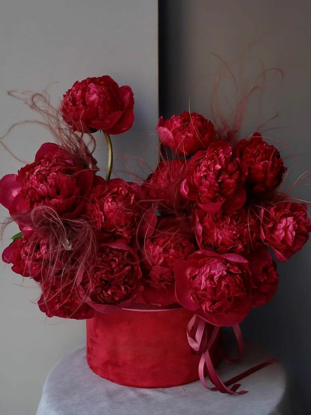 Пионы в коробке