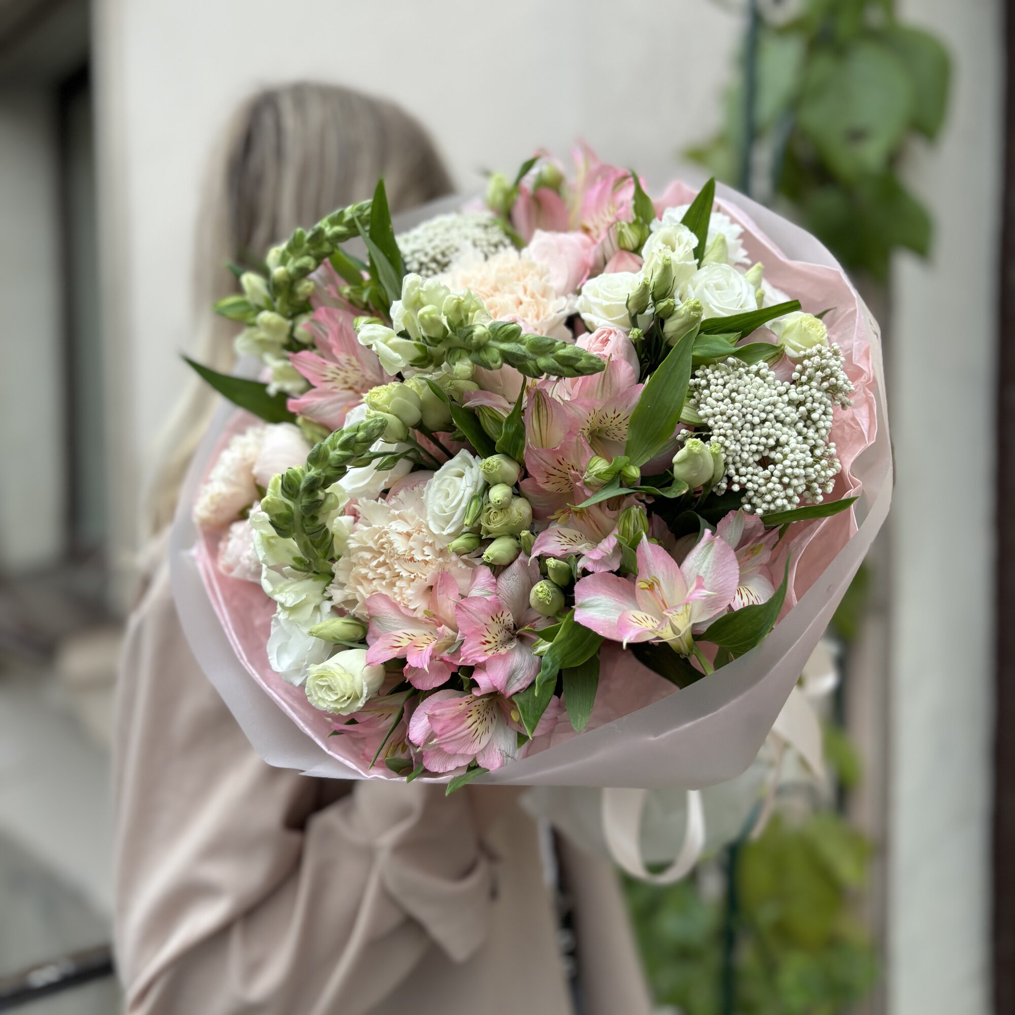 "Невинный каприз" нежный авторский сборный букет от SkyFlora