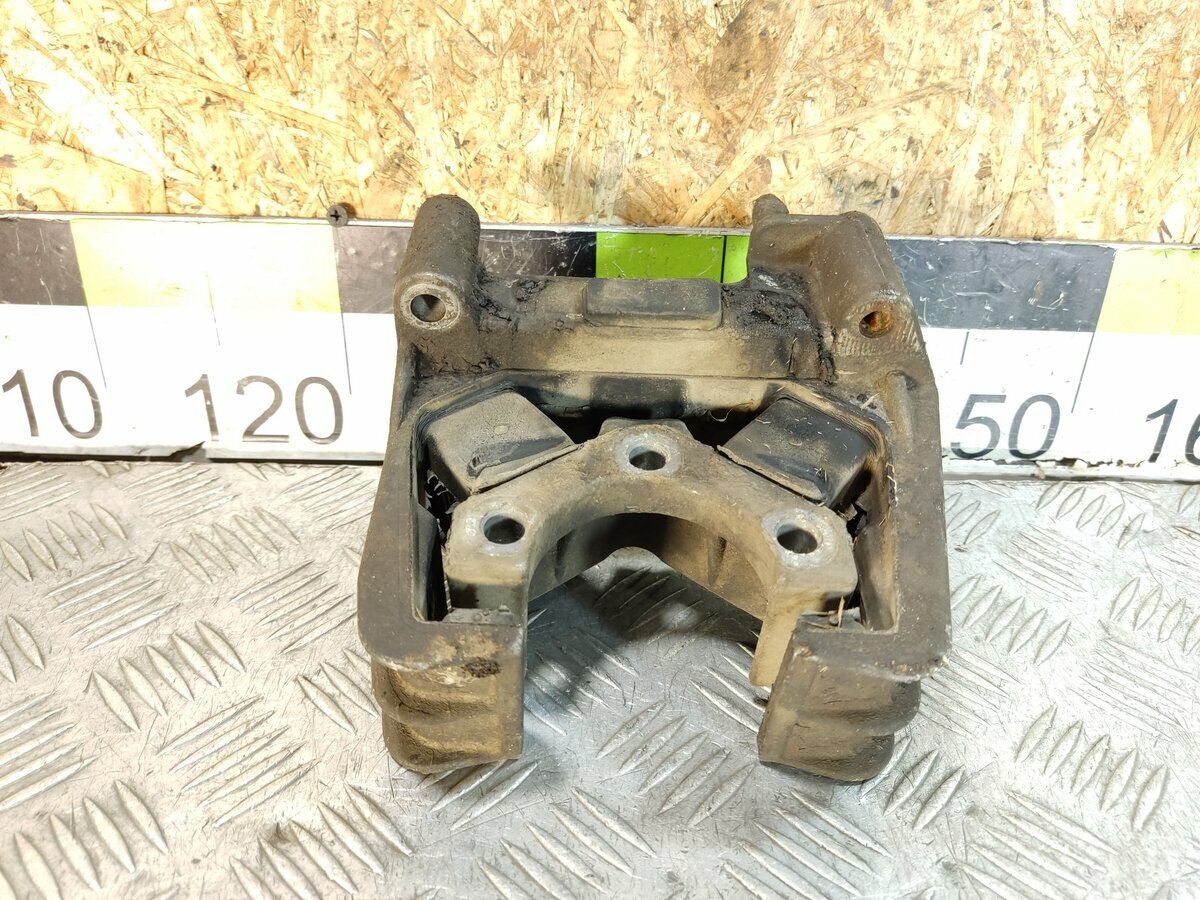 Опора кпп OPEL Vectra B 90495514