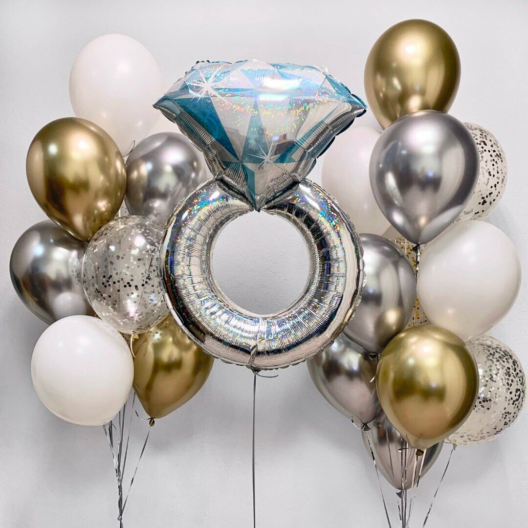 Композиция из шаров с фольгированным Кольцом