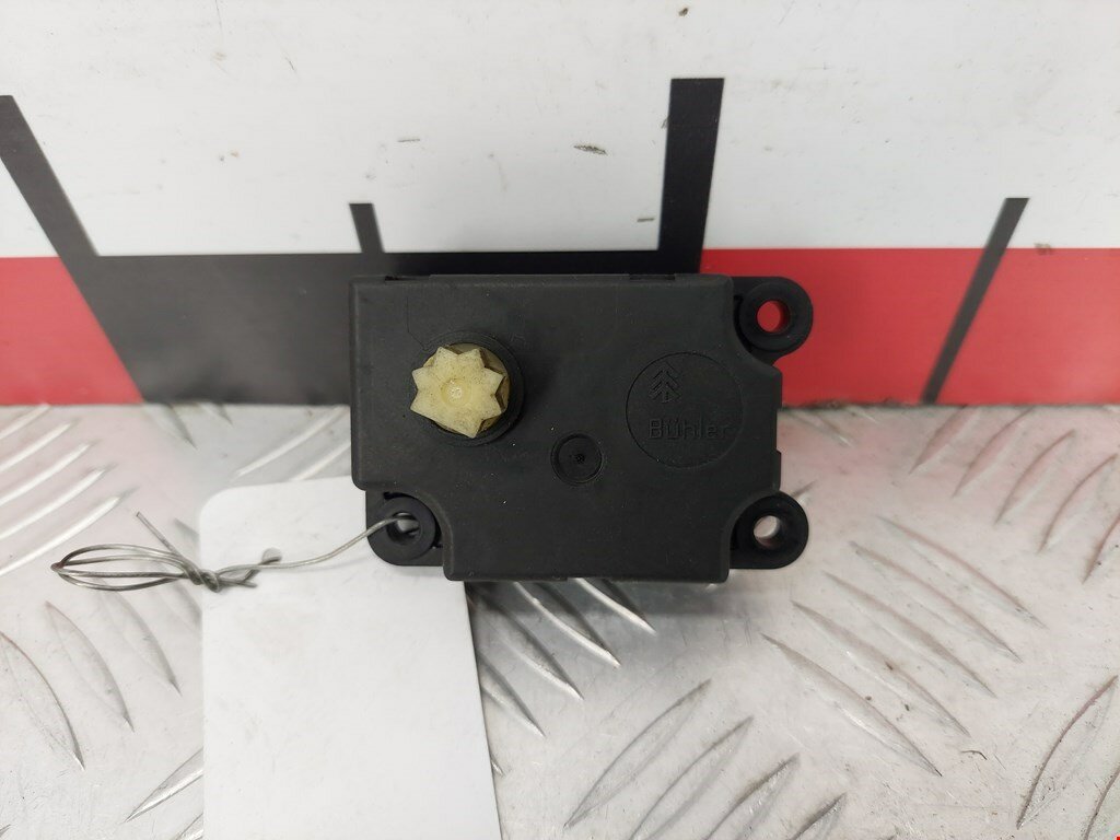 Сервопривод (электропривод моторчик привода) заслонки печки Renault Megane 2 арт. 1785643