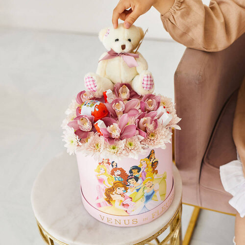 Детский букет Venus in Flowers № 18, розовый, сборка флористическая губка, 15 цветов