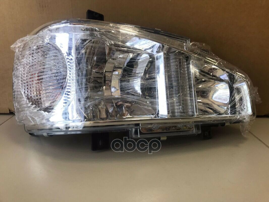 Фара FAW J6,4180,4250 правая OE FAW арт. 3711020-59A/C