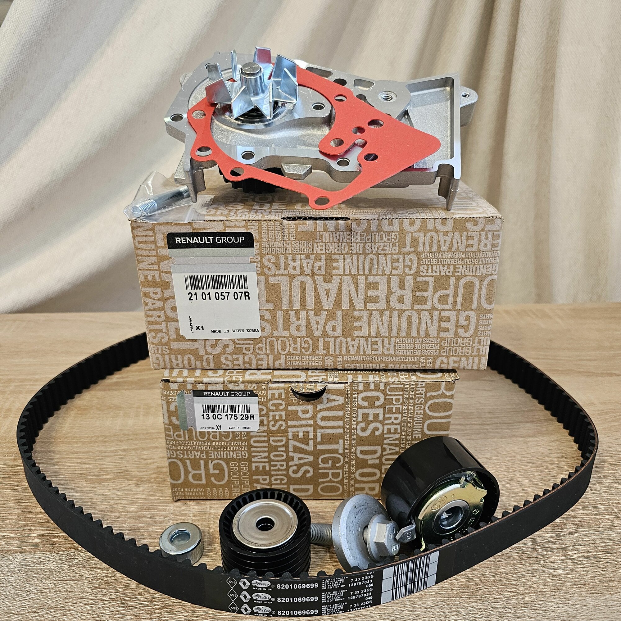 Комплект ГРМ с помпой К4М-K4J 1.4-1.6 16 кл. (16V) 82-107 л. с. Дастер, Логан, Сандеро, Меган, Симбол, Лада Ларгус 130C17529R + 210105707R - арт. 130C17529R/210105707R Рено