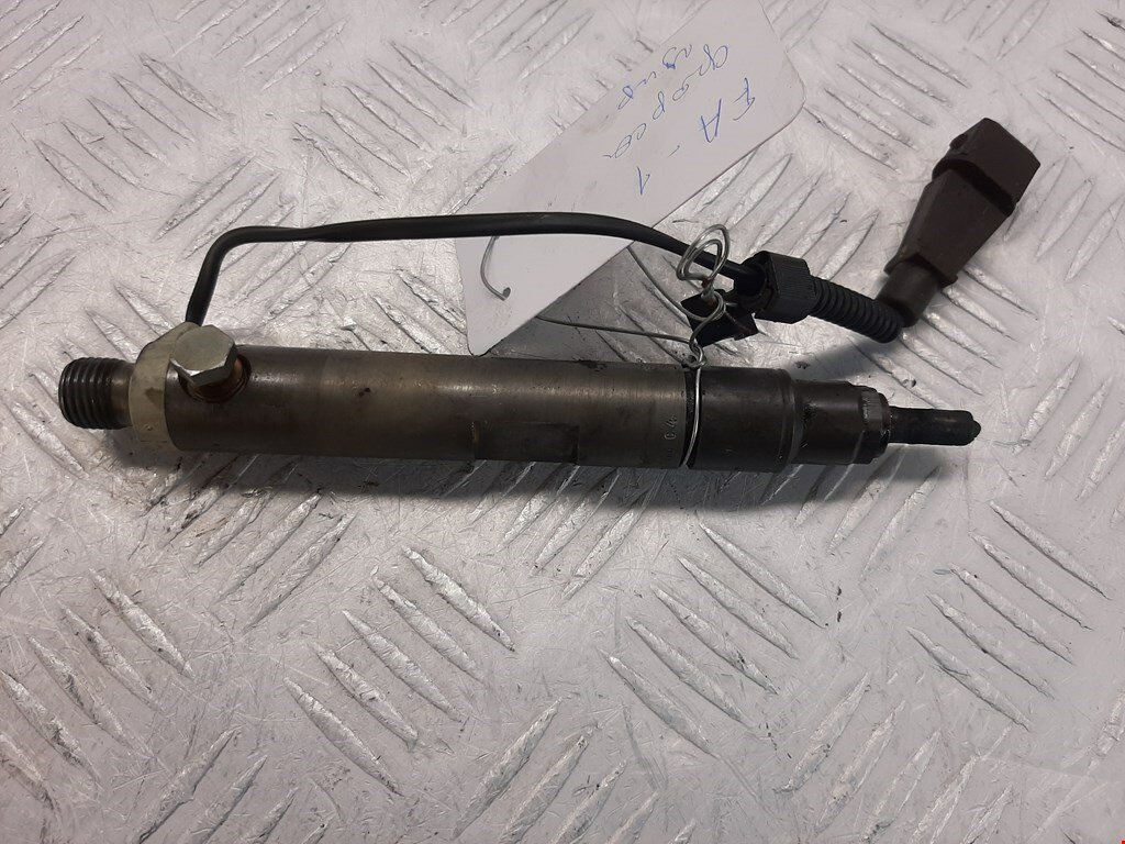 Форсунка дизельная электрическая Volkswagen Golf 4 038130201F арт. 953300