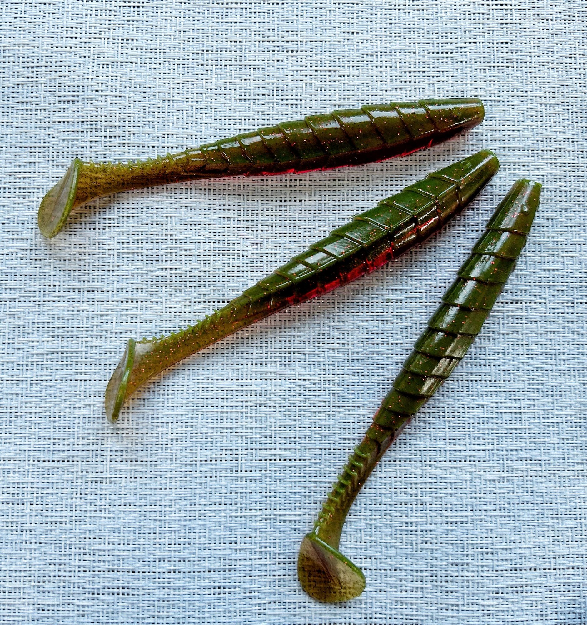 Силиконовая приманка Pike Minnow 12см (4шт) цвет: Motor Oil Red Flake (UV)