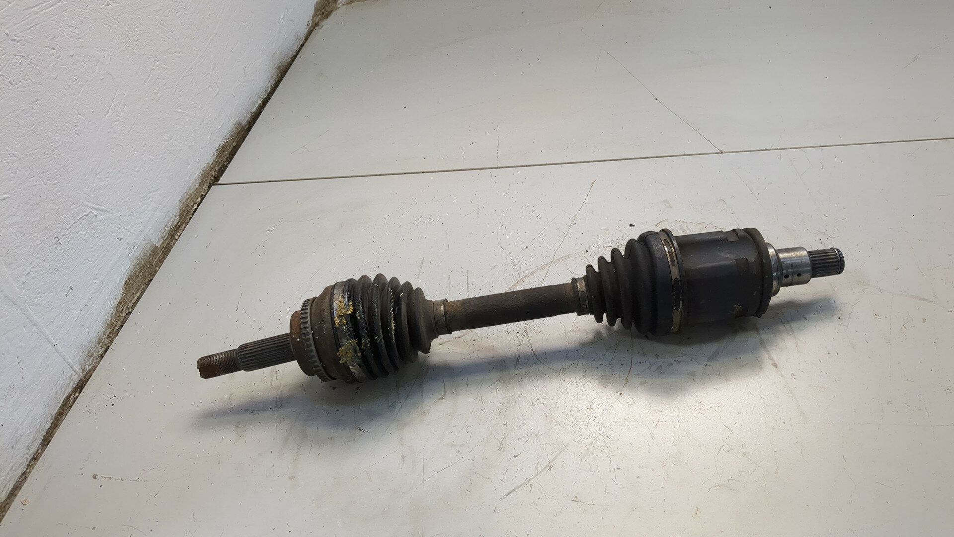 Полуось (вал, шрус) левая передняя Toyota RAV 4 Б/У