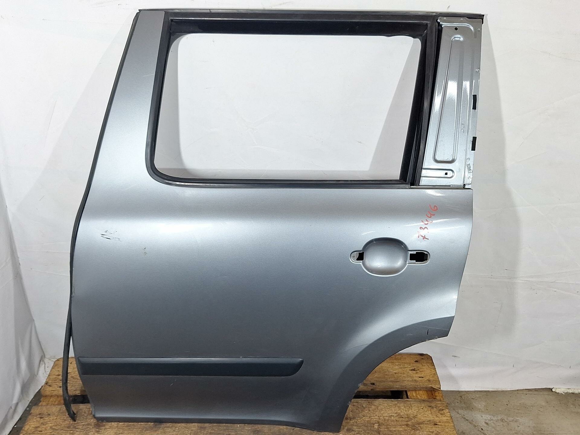 Дверь задняя левая Skoda Yeti 2013