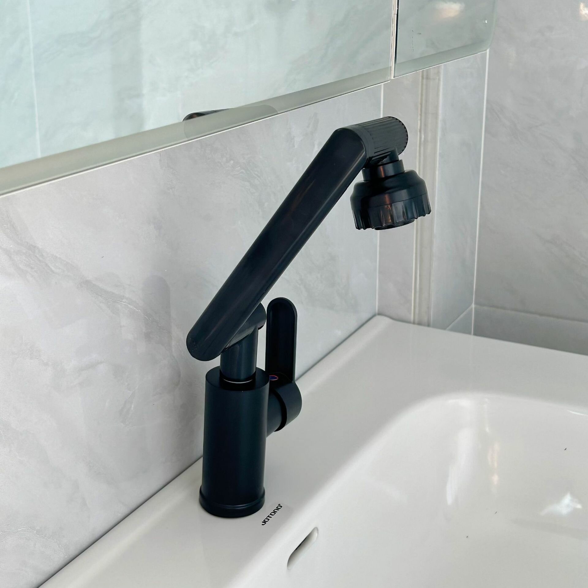 Смеситель для раковины Lucky Cat, с функцией подачи горячей и холодной воды, для домашнего использования, подходит для умывальника и шкафчика в ванной комнате, с функцией универсального вращения и повышения давления.