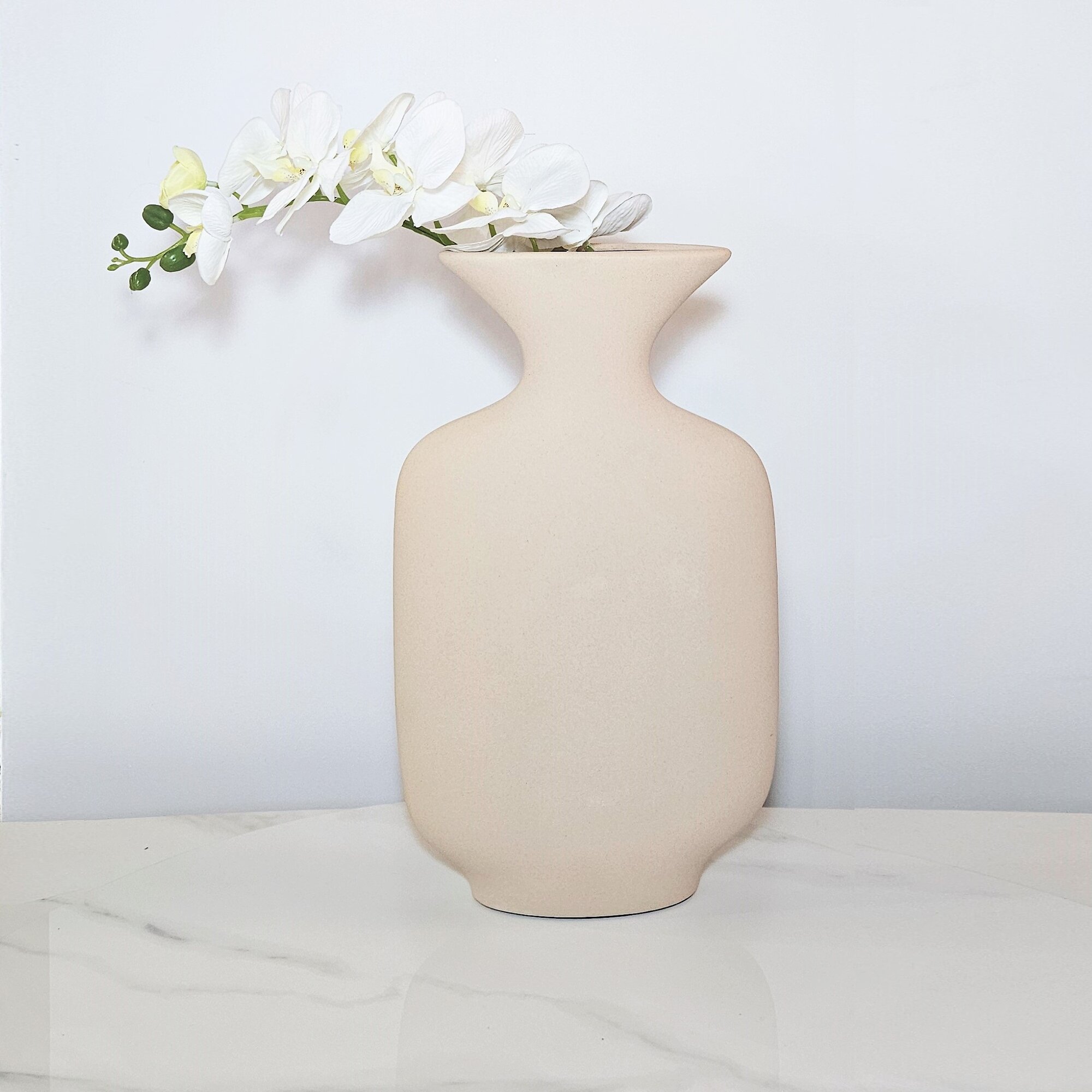 Ваза матовая бежевая песочная для сухоцветов и цветов Tapered vase with flat mouth Sotogrande