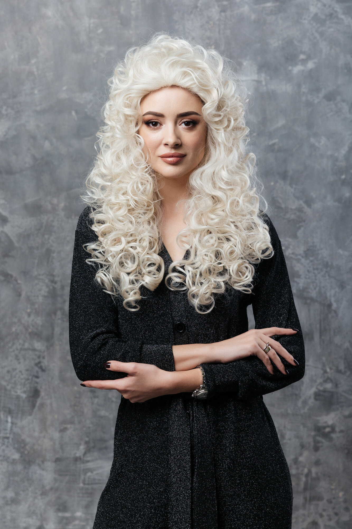 VIP-PARIK Парик длинный кудрявый из искусственных термоволос