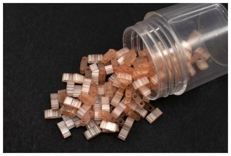 Бисер японский MIYUKI Half TILA #2557 песчаник, шелк/сатин, 5 грамм