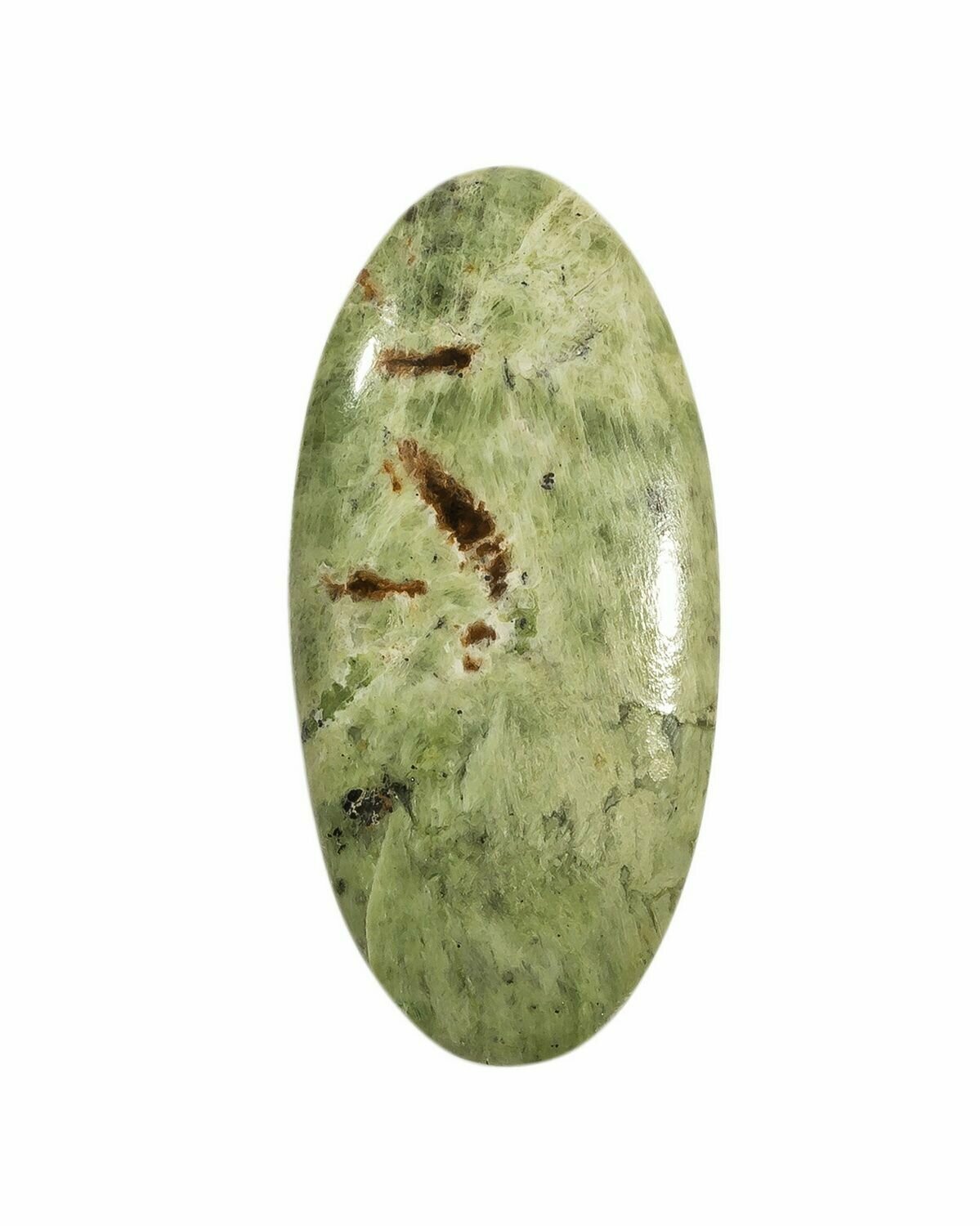 Кабошон из хромдиопсида размером 41х20х4 мм.