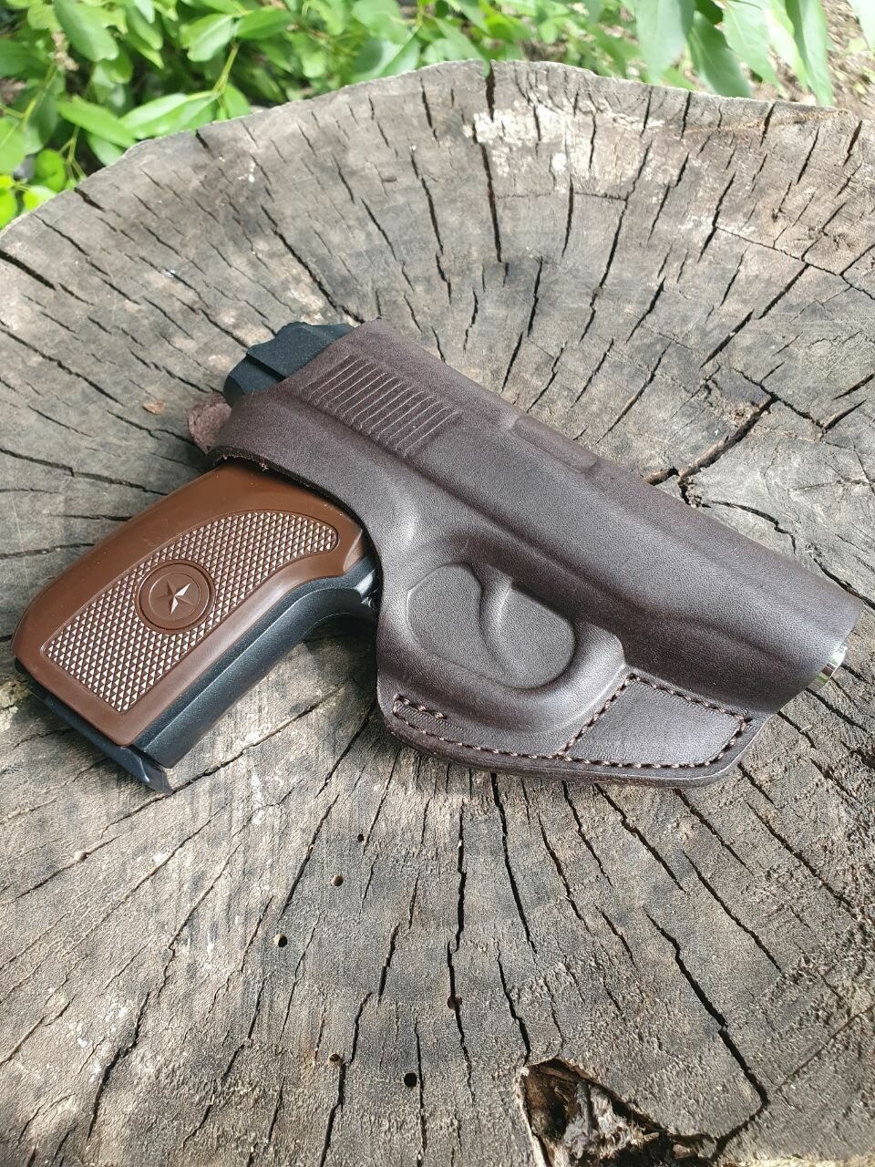 Поясная формованная кобура, натуральная кожа.