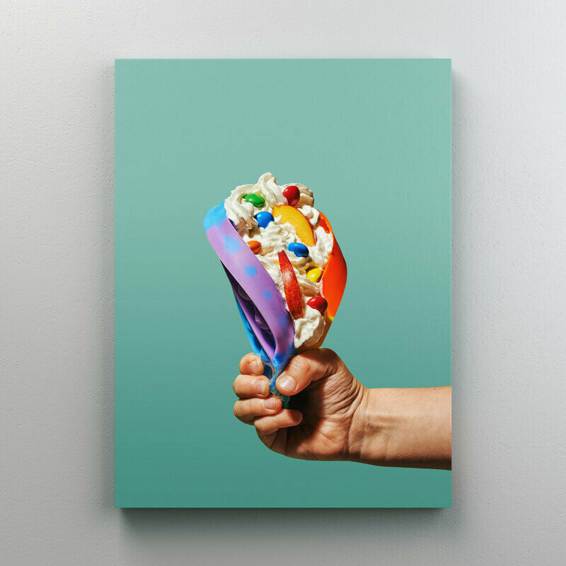 Интерьерная картина на холсте "Поп ит и Мороженное" для кухни, кафе и ресторанов, размер 45x60 см