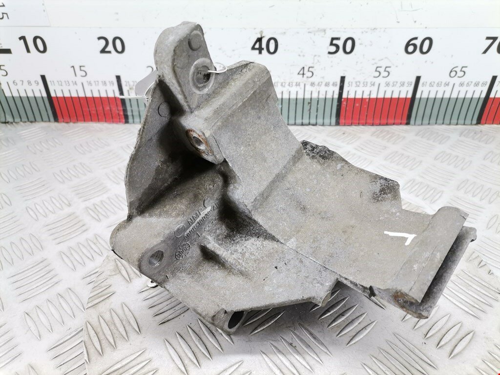 Кронштейн генератора Ford Cougar 98BB10039AC арт. 1844032