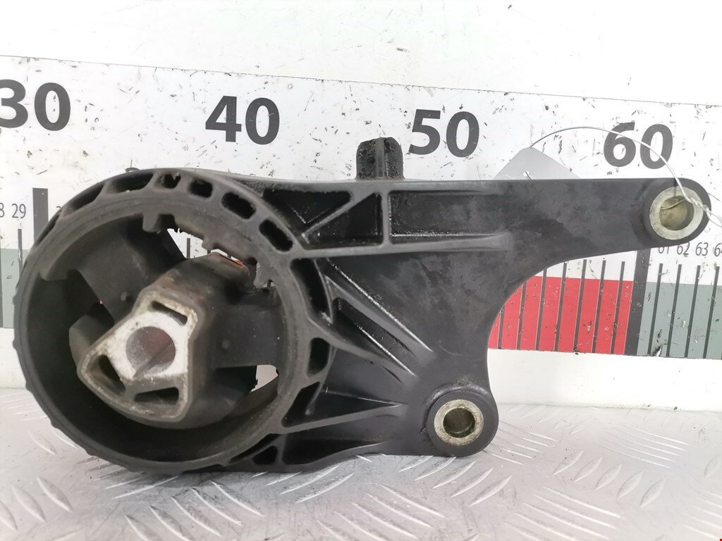 Подушка (опора) крепления двигателя Opel Astra J 13248600 арт. 1573462