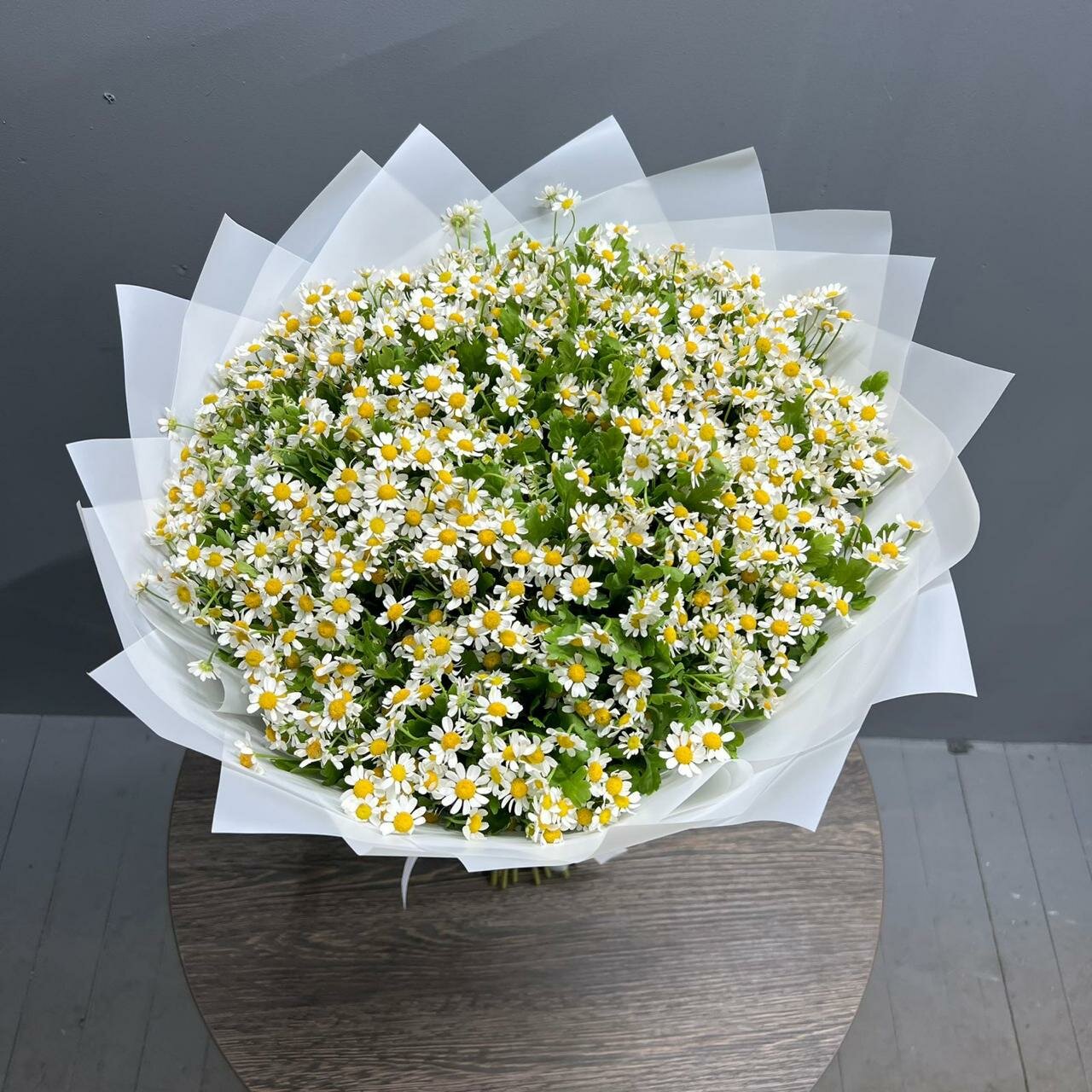 Букет из Ромашек / цветы ромашки кустовые / доставка цветов Москва