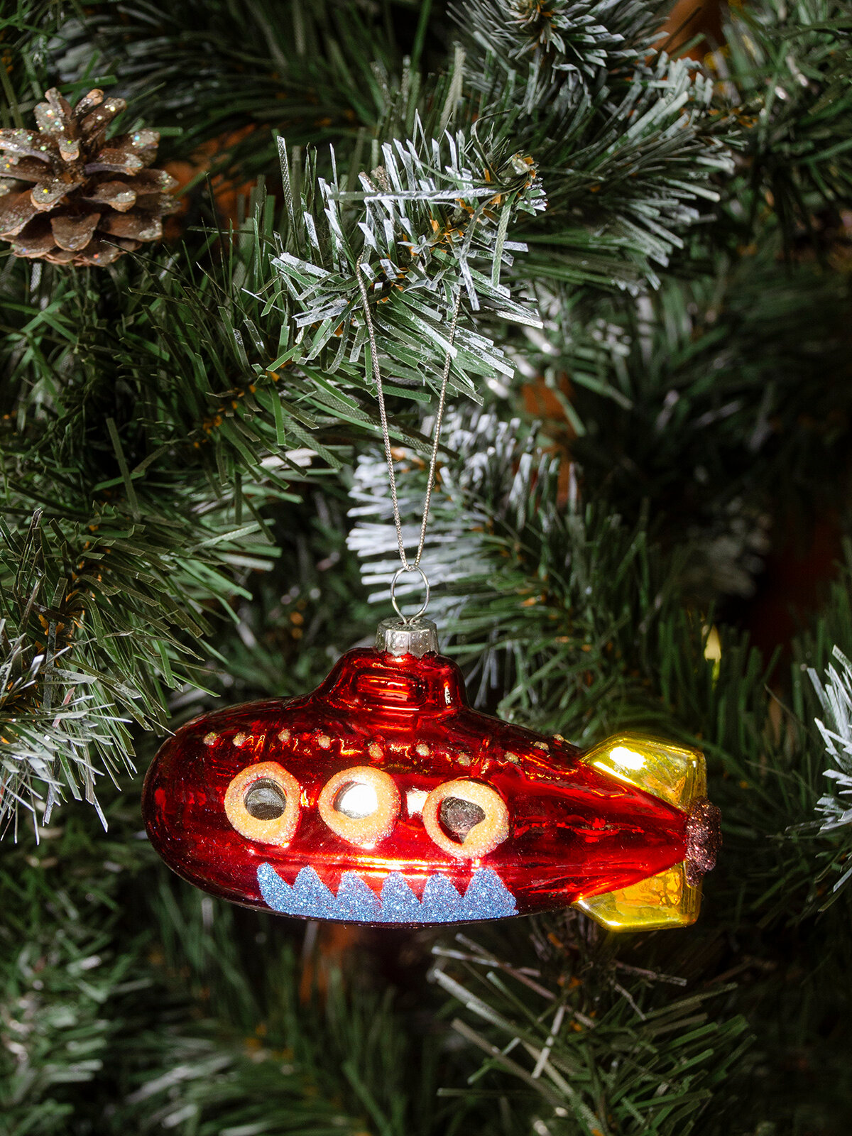 Стеклянная новогодняя елочная игрушка "UltraMarin" 143-LN НГ Красная подводная лодка 1 шт.