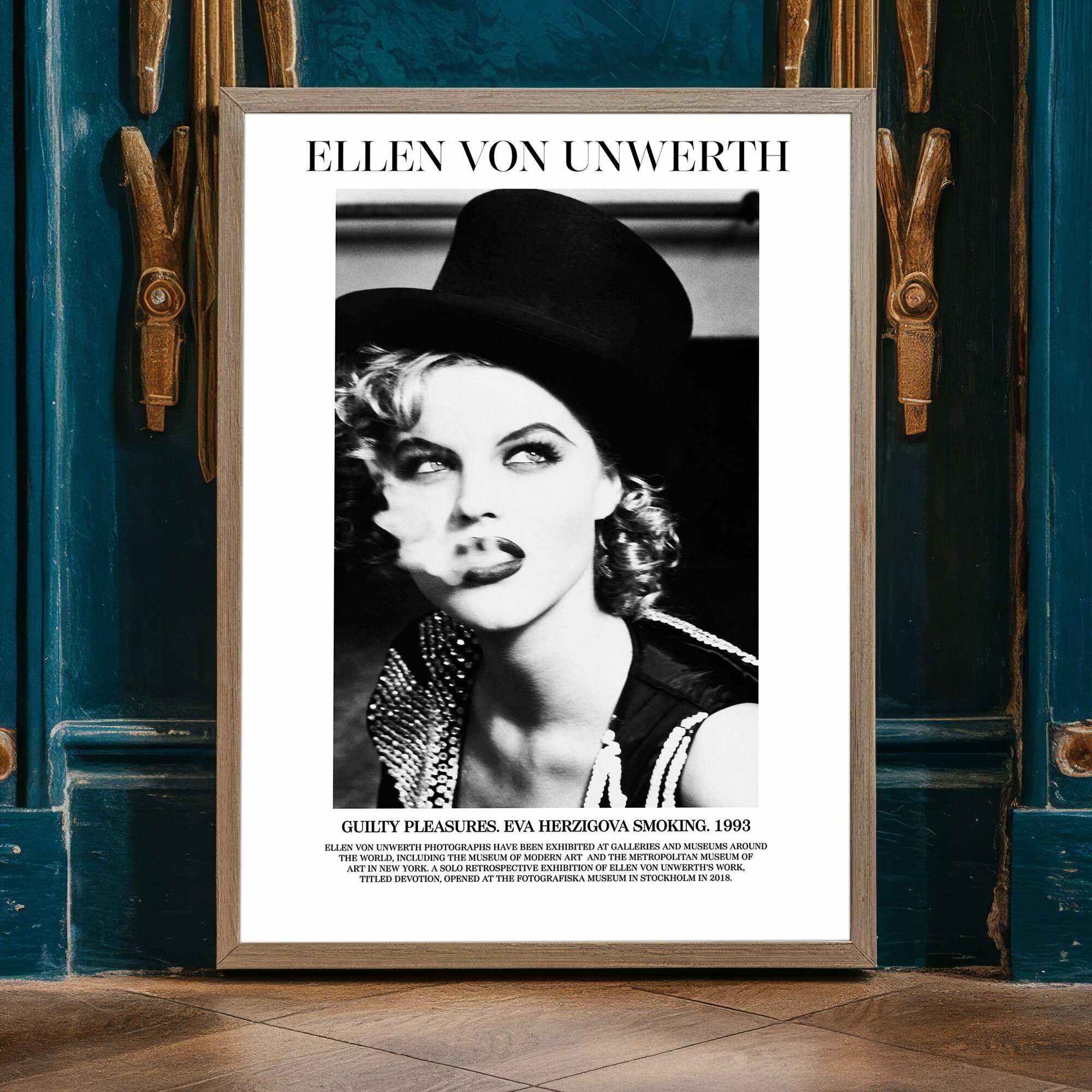 Постер фотография Эллен Фон Унверт - Guilty Pleasures. Eva Herzigova smoking - 40х50