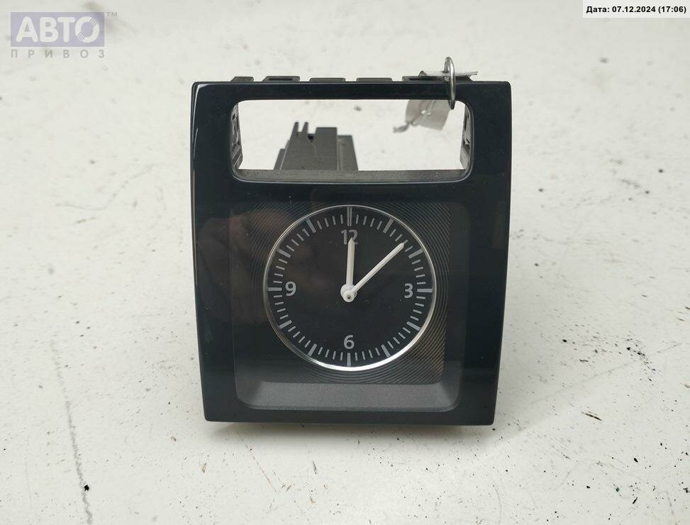 Часы Volkswagen Passat B7 USA