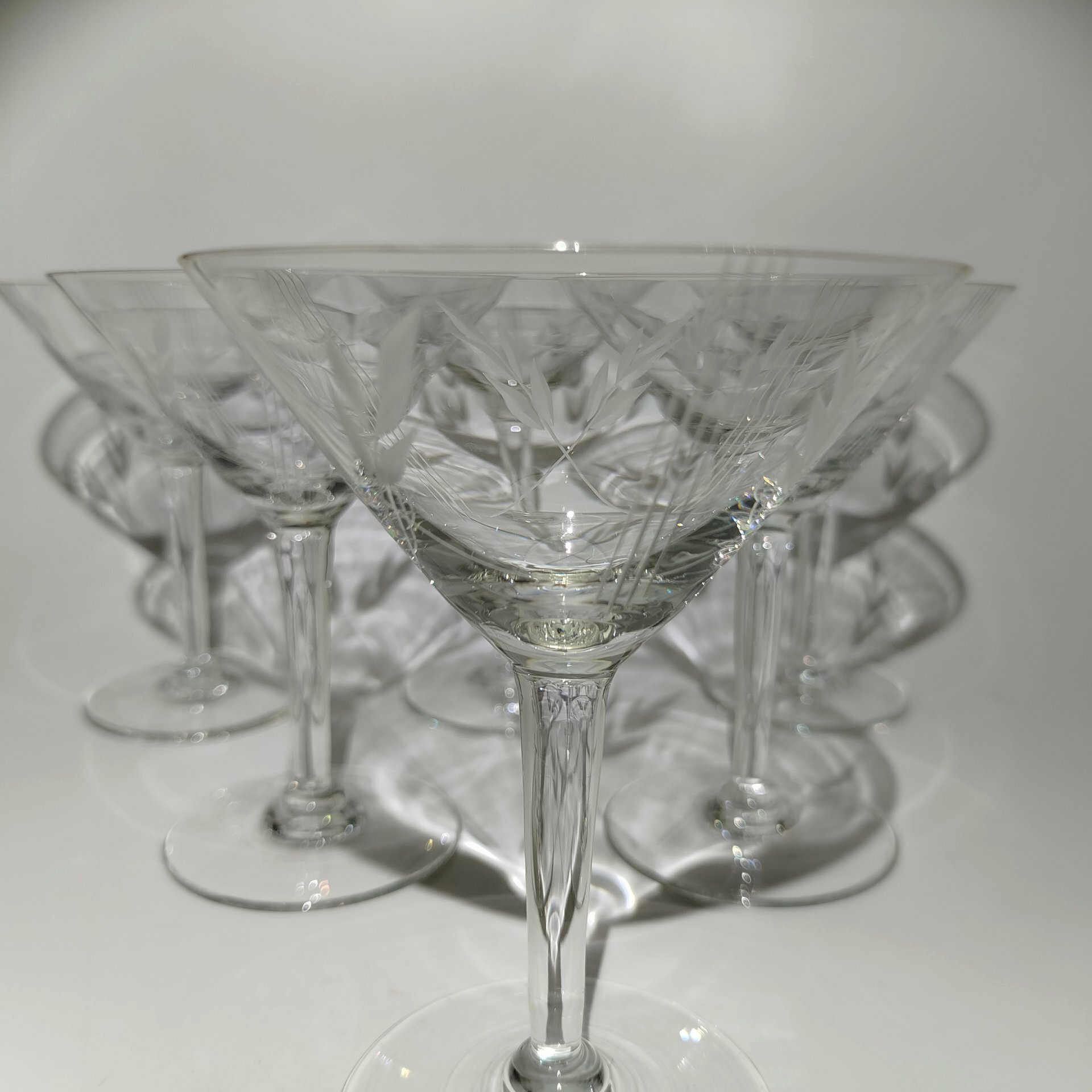 Набор бокалов (фужеров) для подачи коктейлей и мартинина 6 персон