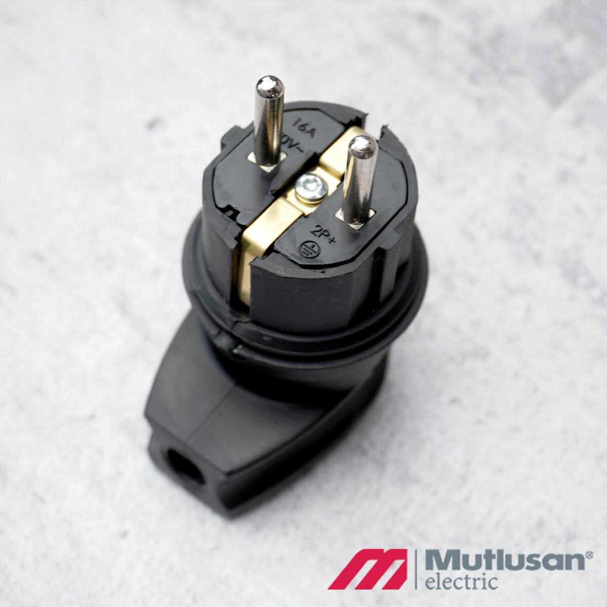 Вилка разборная угловая, каучук, 16 А, 250 В, IP44, с з/к, черная.