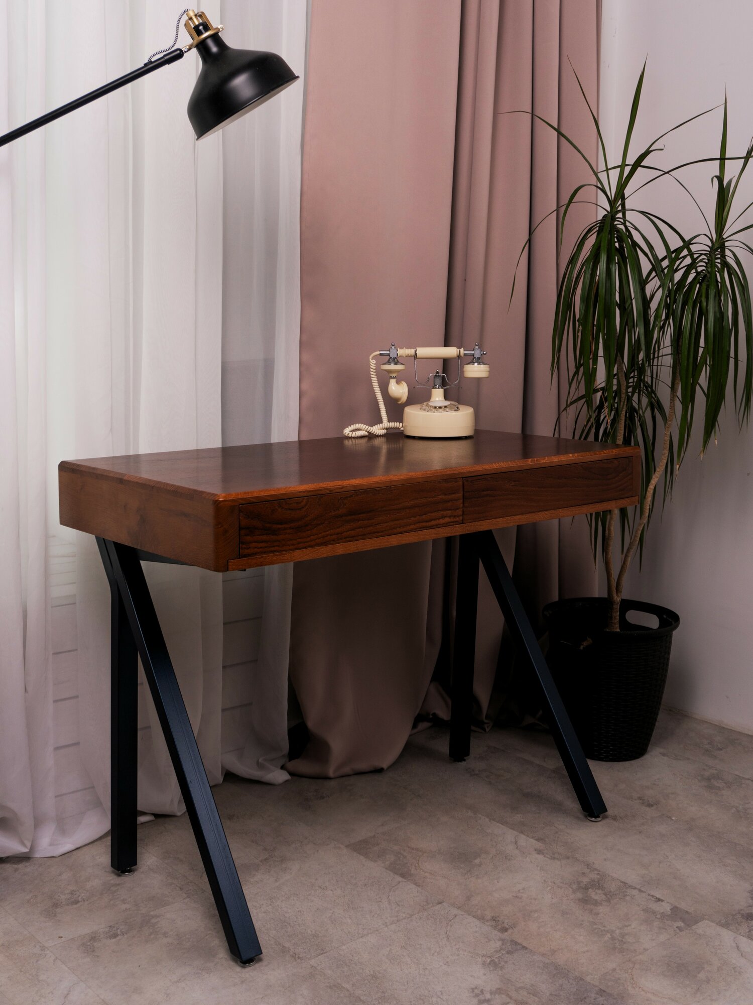 Стол письменный компьютерный с ящиками на ножках из массива дуба 100 х 55 см