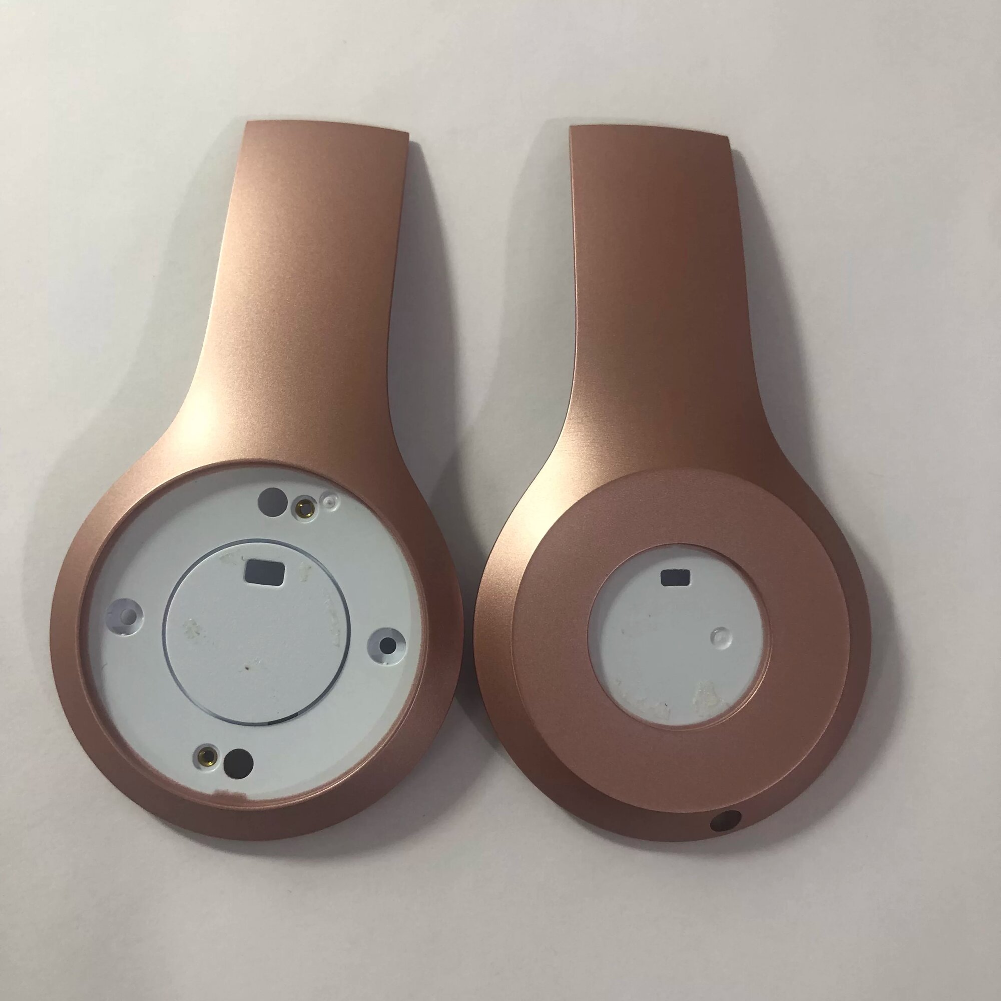Подходит для ремонта и замены внутренних и внешних корпусов беспроводных Bluetooth-наушников Beats Solo2 Solo3, в