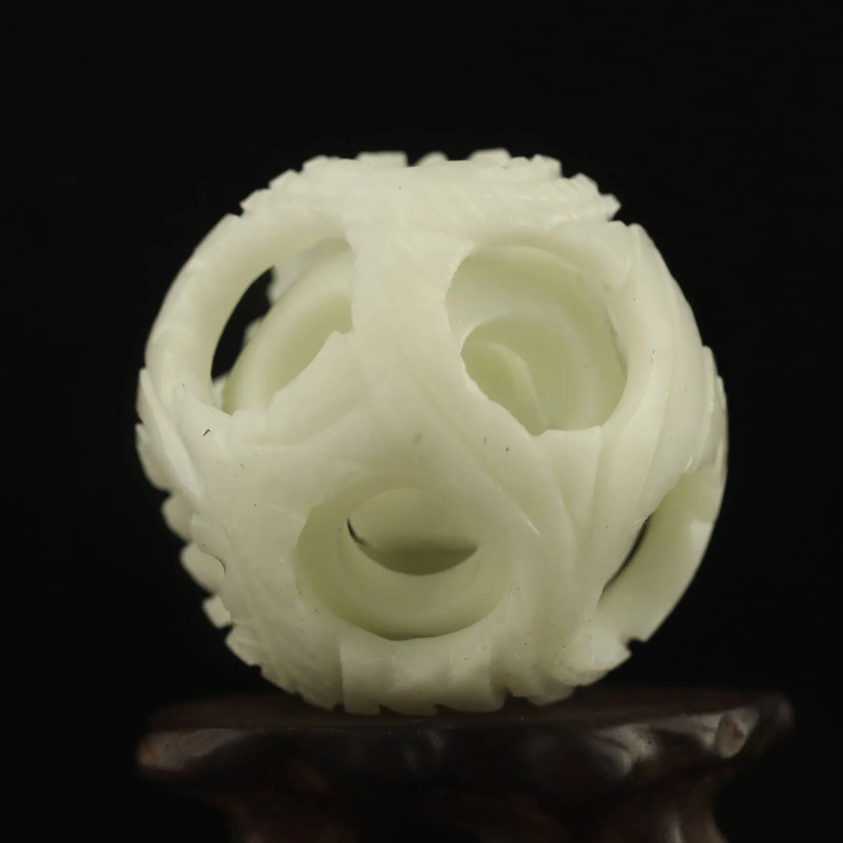 Китайская статуэтка из нефрита Белый, белый