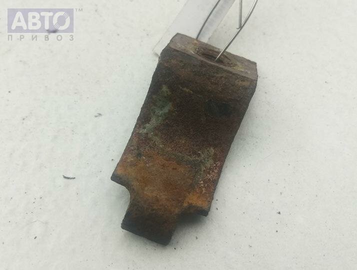 Крепление втулки стабилизатора переднего Volkswagen Golf-3