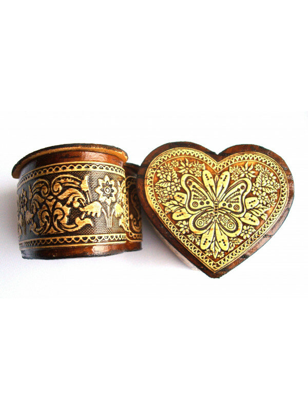 Шкатулка "Сердечко" 9*7,5*5 см. Береста