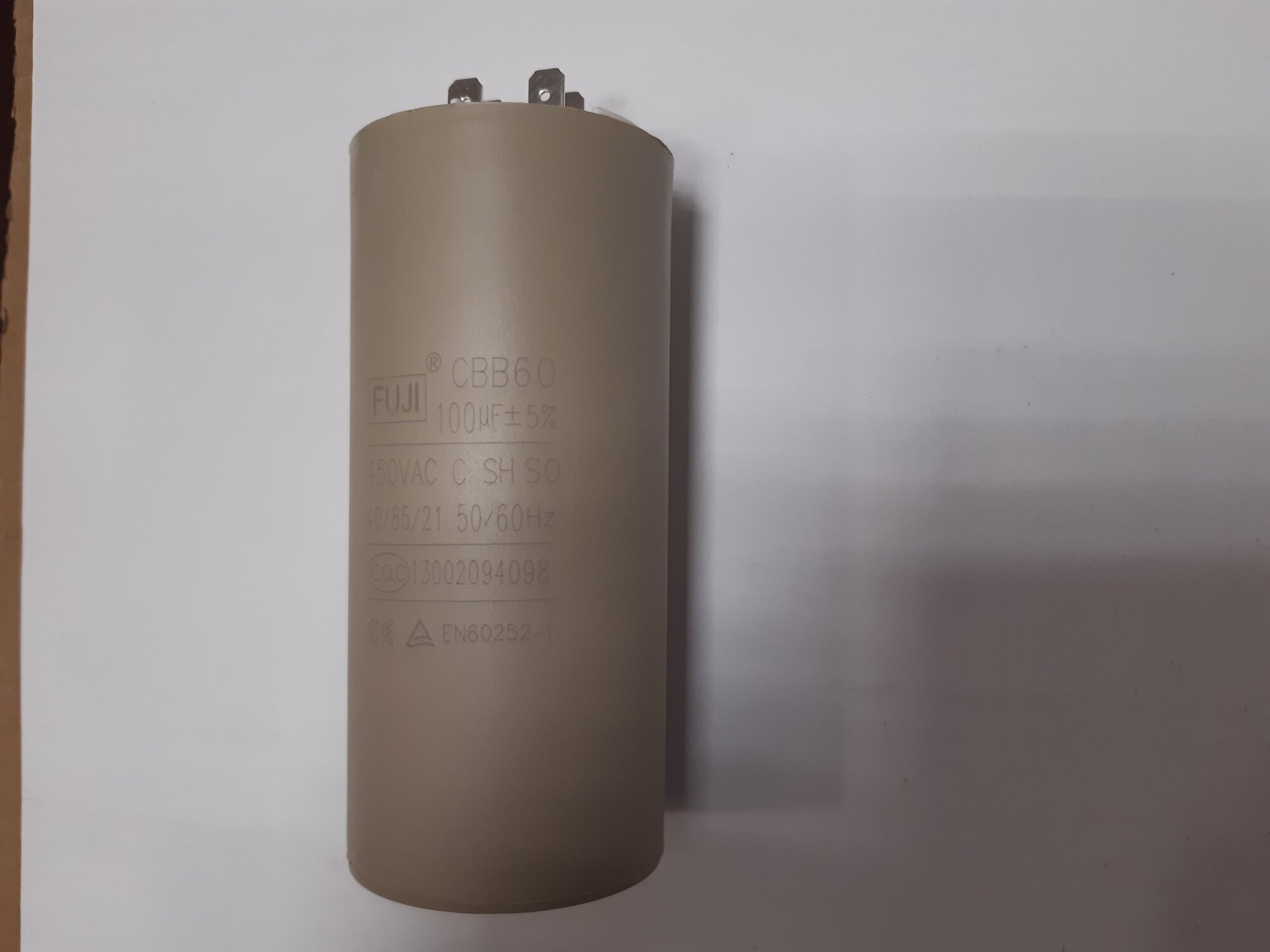 Конденсатор пусковой 100mF 450V CBB60 FUJI корпус пластиковый 55х100мм