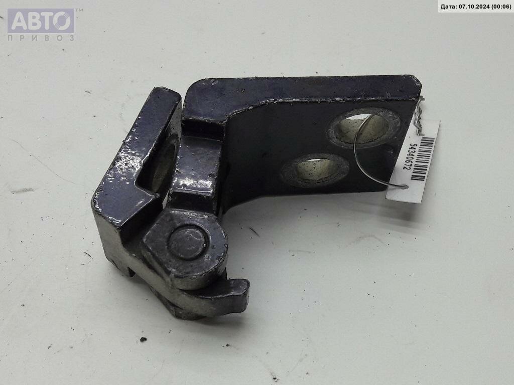 Петля двери задней правой Volkswagen Golf-3