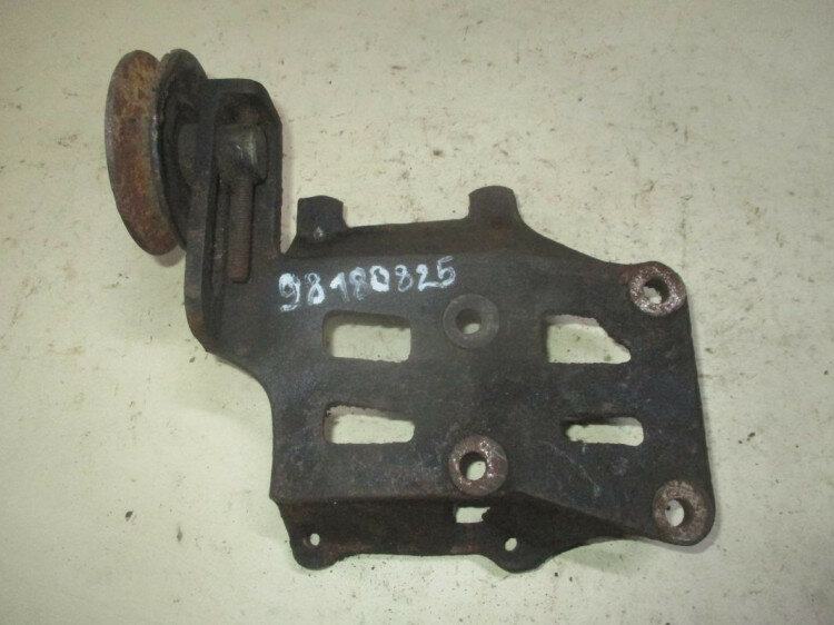 Кронштейн компрессора кондиционера 96180925 98180825B 96353012 Дэу Нэксия Эсперо Ланос