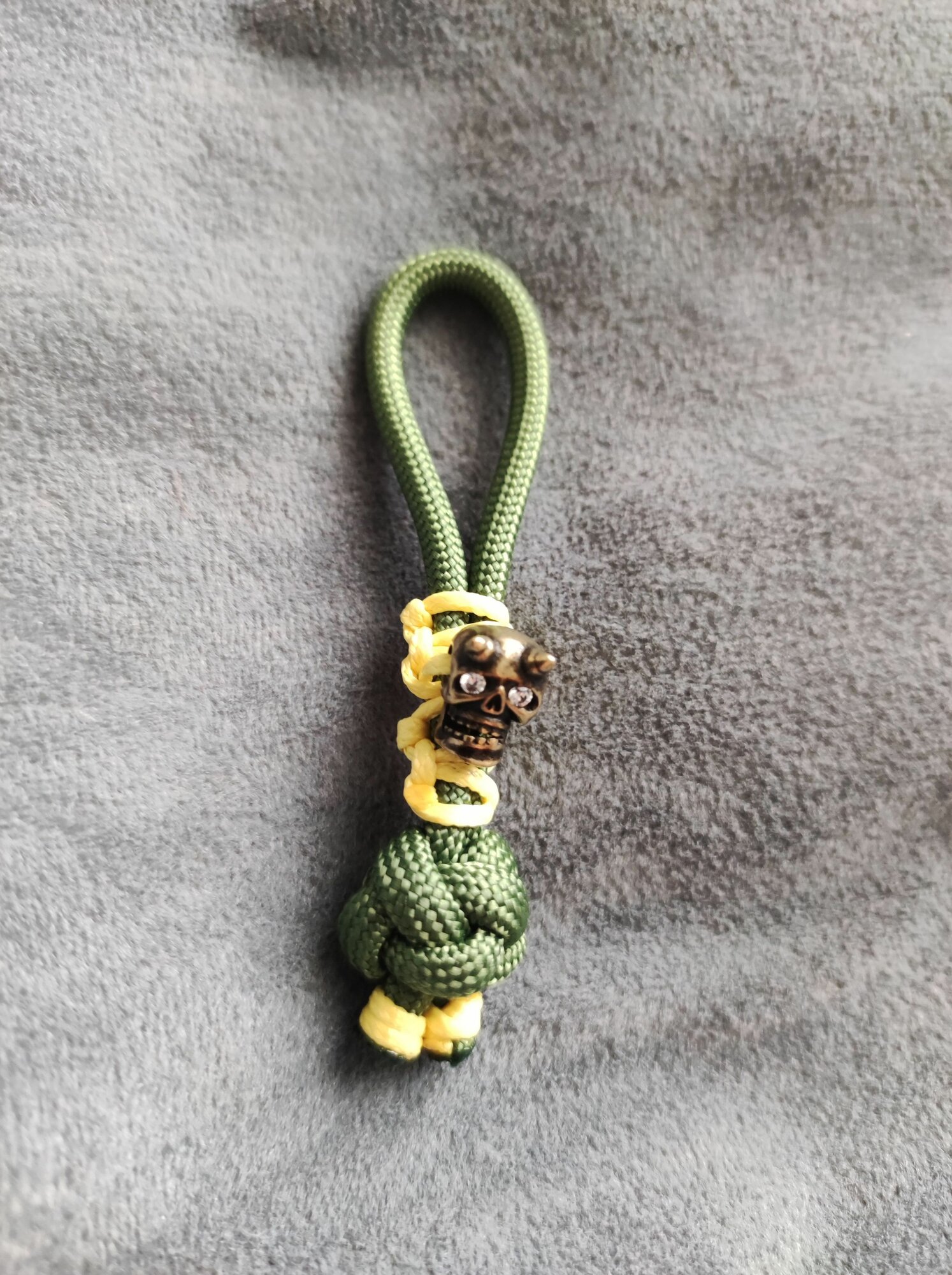 Темляк для ножа, брелок