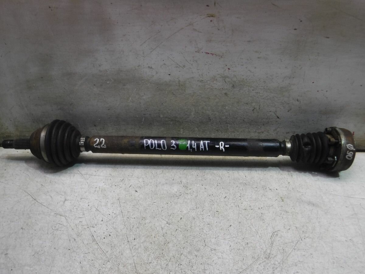 Полуось передняя правая Volkswagen Polo III (1994—2002) 6N0407452X